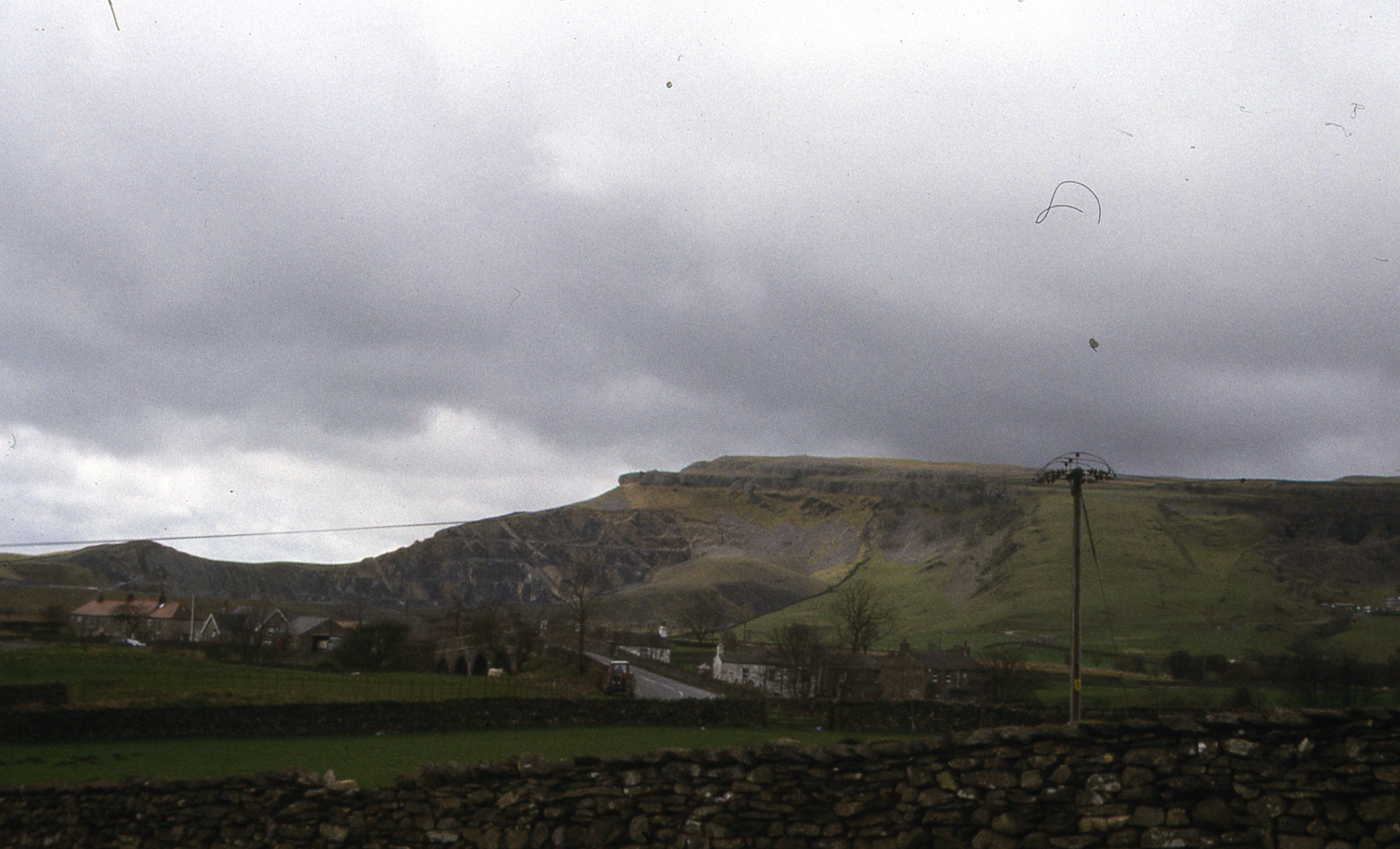 Geology - Dry Rigg Quarry - unconformity i - Yorkshire Dales Community ...